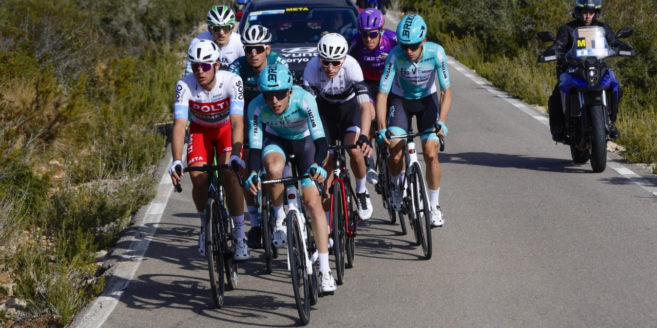 Vluchter Alessandro Tonelli stunt met zege voor VF Group-Bardiani in ...