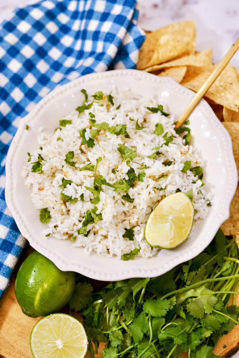 Easy Copycat Cilantro Lime Chipotle Rice Recipe