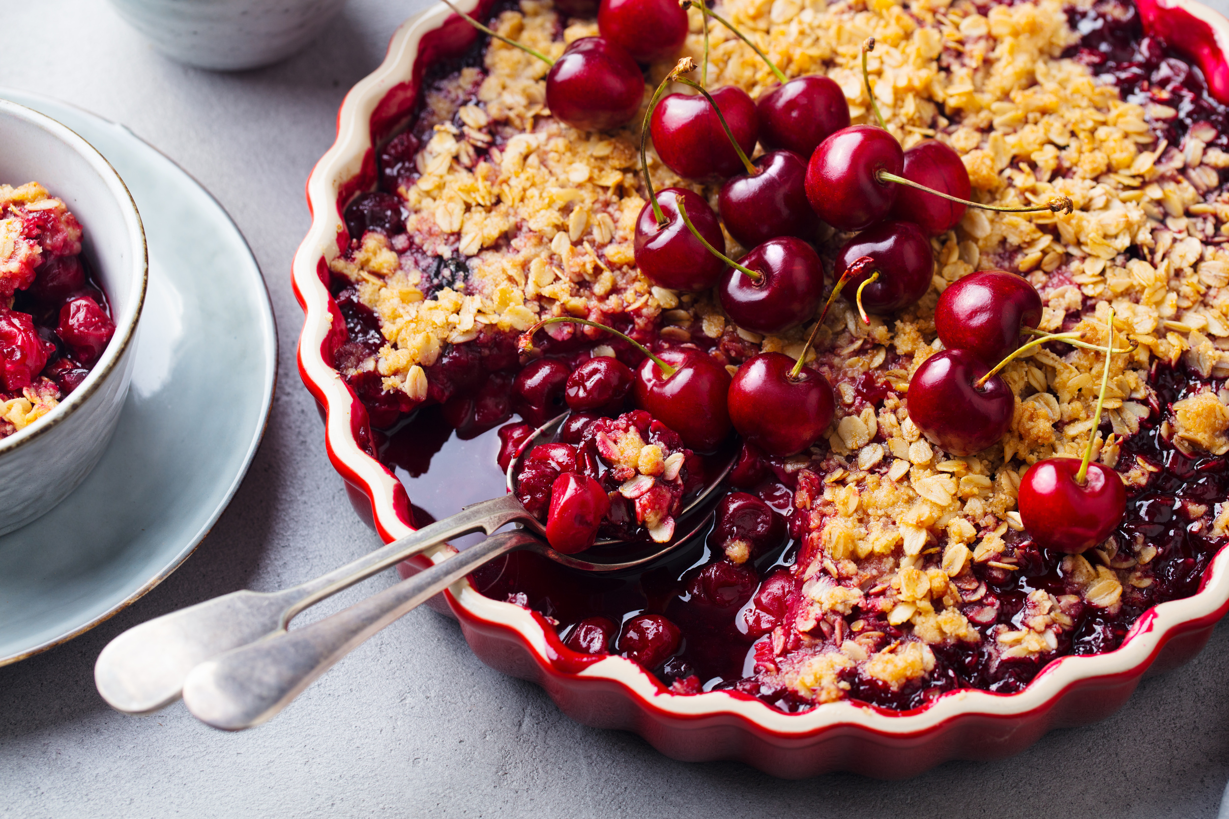 25 dessert recipes with five ingredients or fewer
