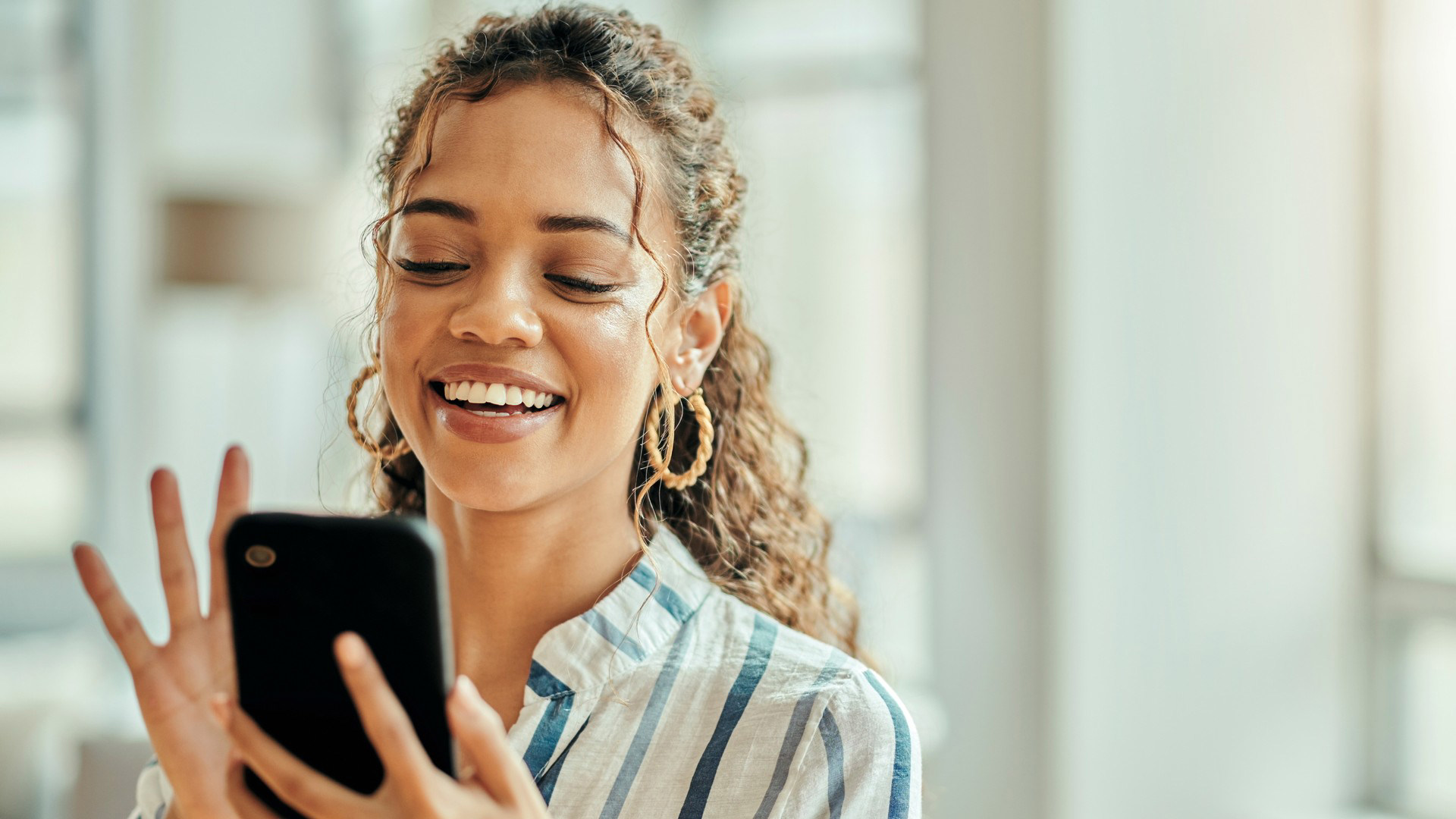 How To Send Money to Someone Without a Bank Account: 6 Easy Ways How To Send Money to Someone Without a Bank Account: 6 Easy Ways