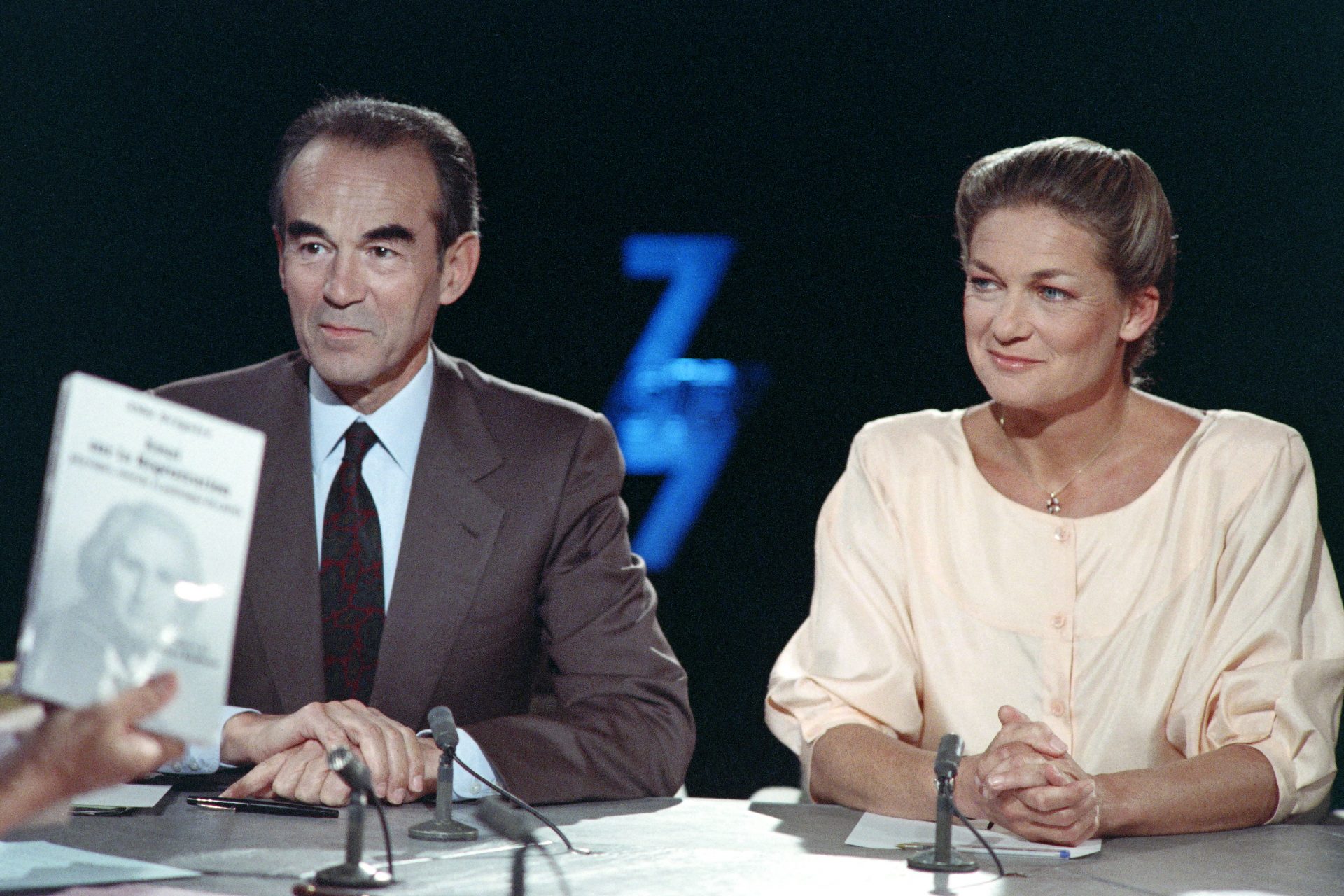 Emmanuel Macron annonce l’entrée au Panthéon de Robert Badinter