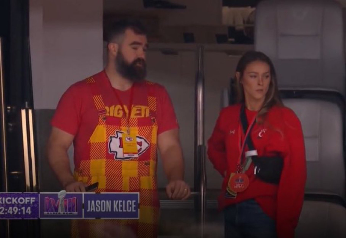 Kylie Kelce, Wife of Former Eagle Jason Kelce, Shares Pregnancy Insight
