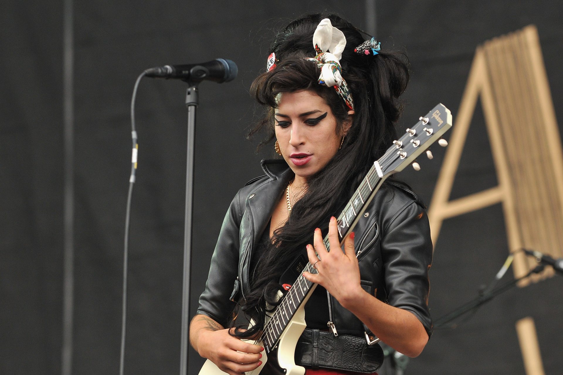 Le 10 canzoni più tristi della storia della musica