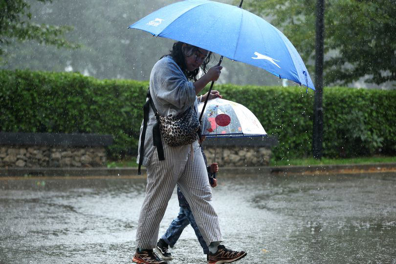 Met Office Yorkshire weather warning as Storm Lilian hits with 80mph winds Met Office Yorkshire weather warning as Storm Lilian hits with 80mph winds