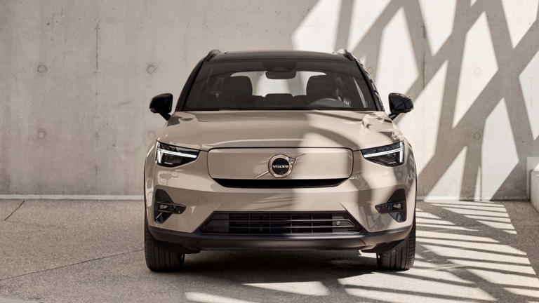 Volvo Recalls 14,000 EVs And PHEVs Because Their Brakes Might Fail