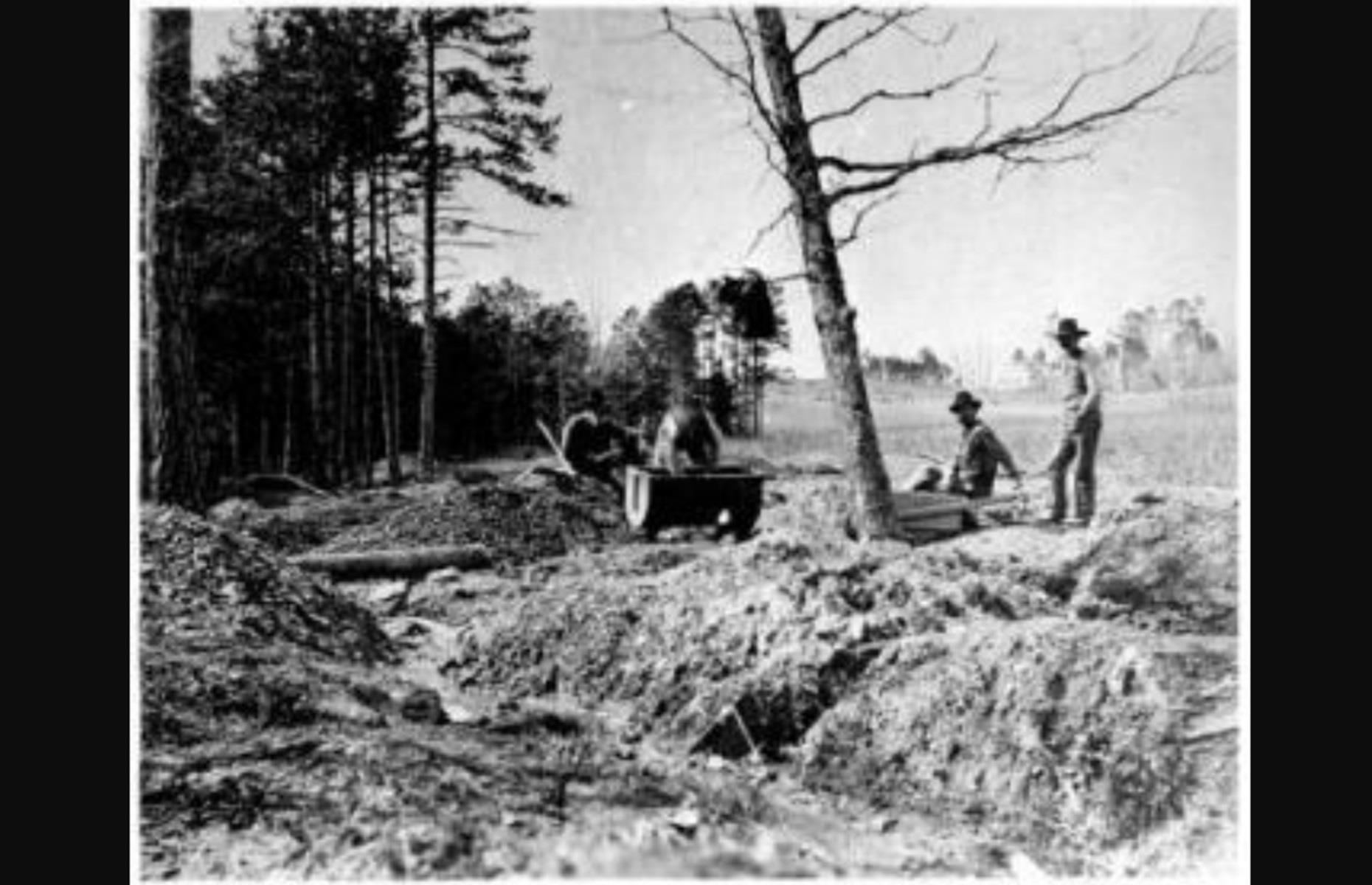 Explore America's Biggest Gold Rushes Through Incredible Retro Photos