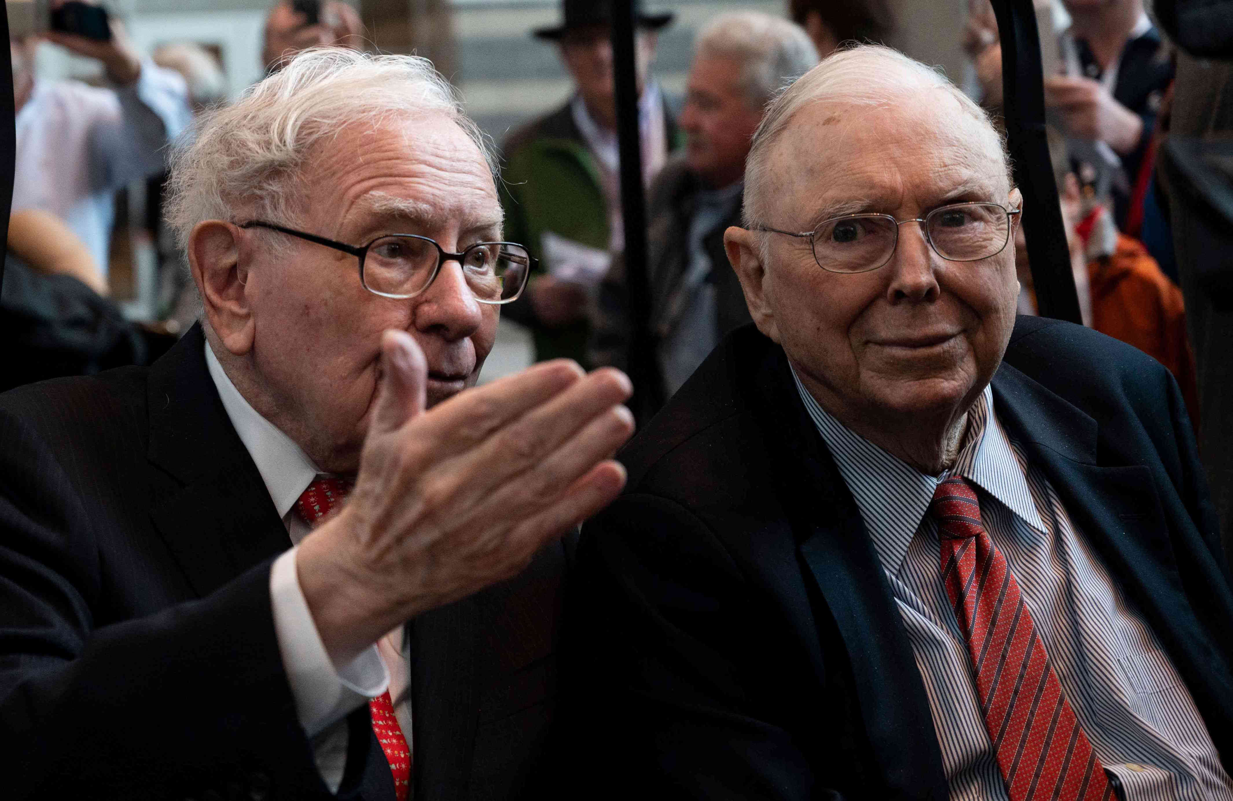How Warren Buffett’s Right-Hand Man, Charlie Munger, Shaped Berkshire ...
