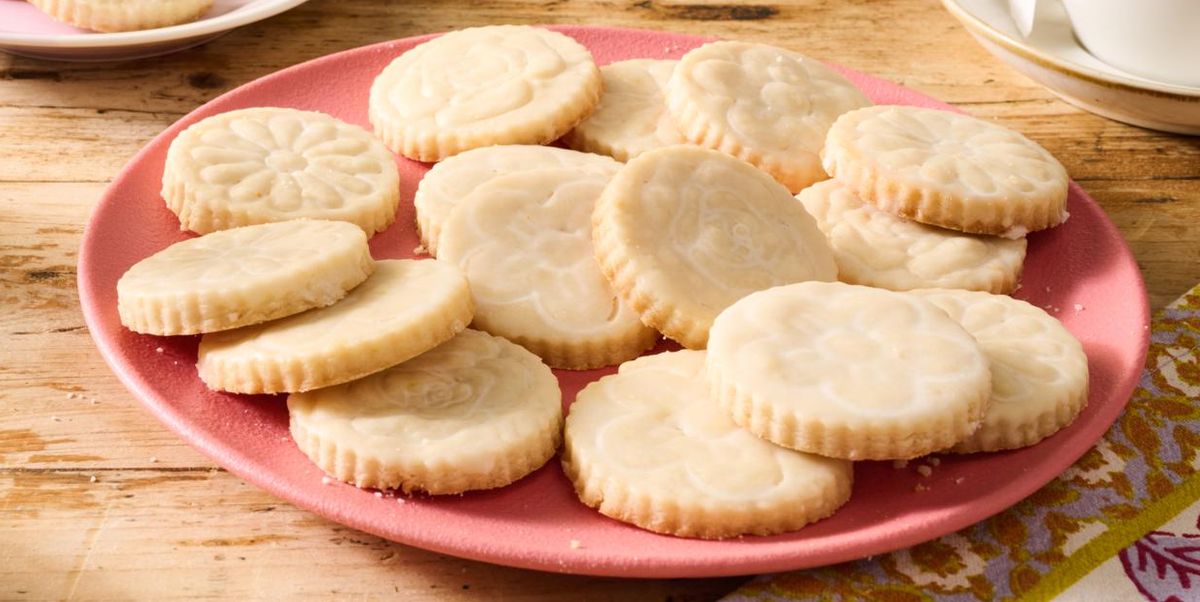These Lemon Shortbread Cookies Taste Like Pure Sunshine