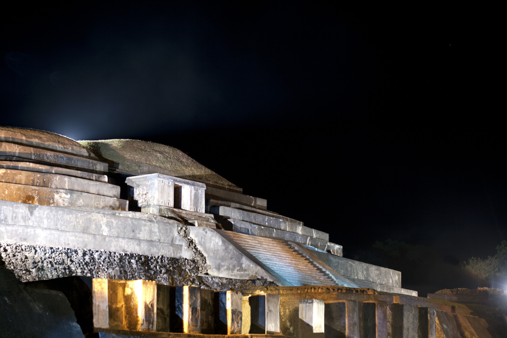 The mysterious beauty of ancient Maya monuments