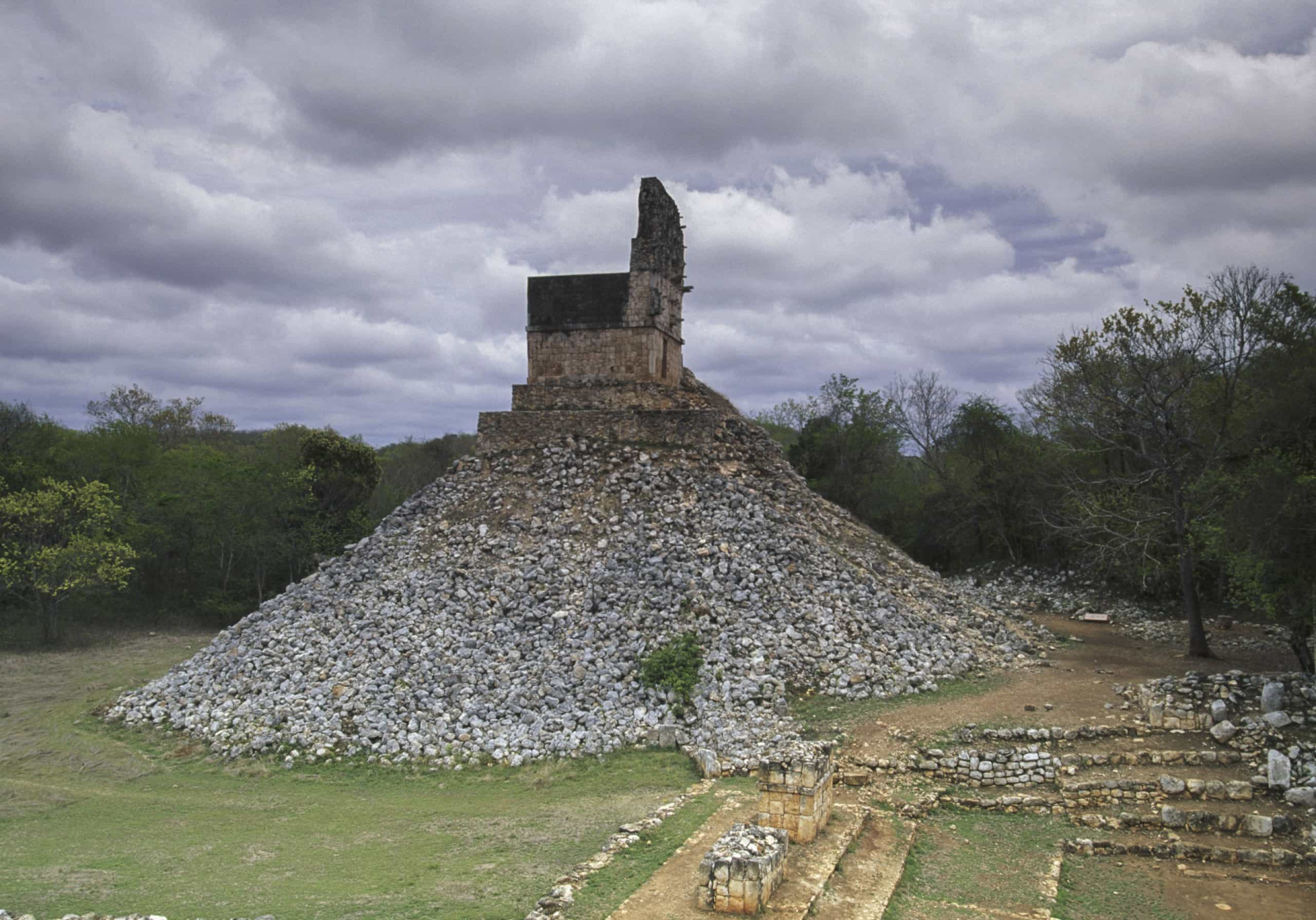 The mysterious beauty of ancient Maya monuments