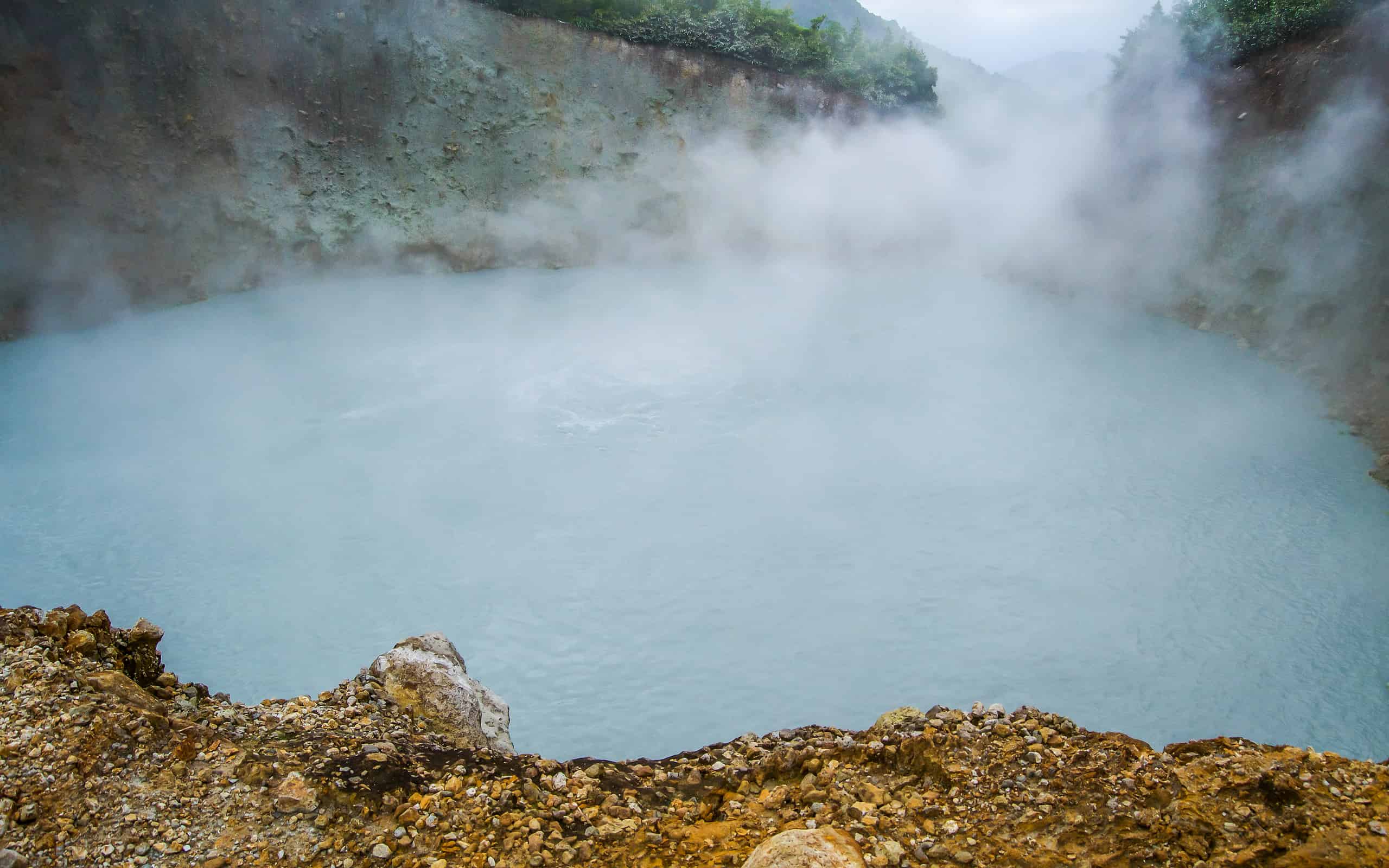 These Strange Lakes Are Too Dangerous for Swimming