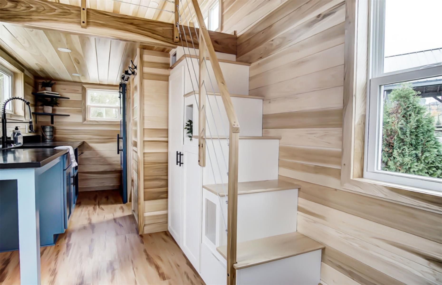 UFOs and human cloning: the story of Raëlism