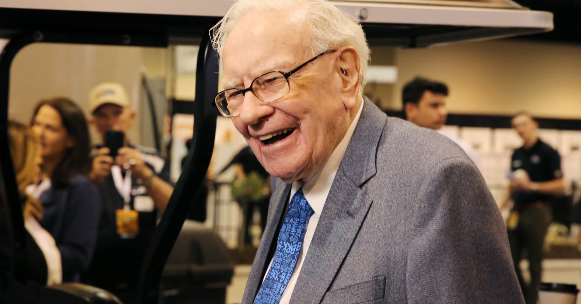 Warren Buffett's net worth is up so far in 2025—the rest of world's top ...