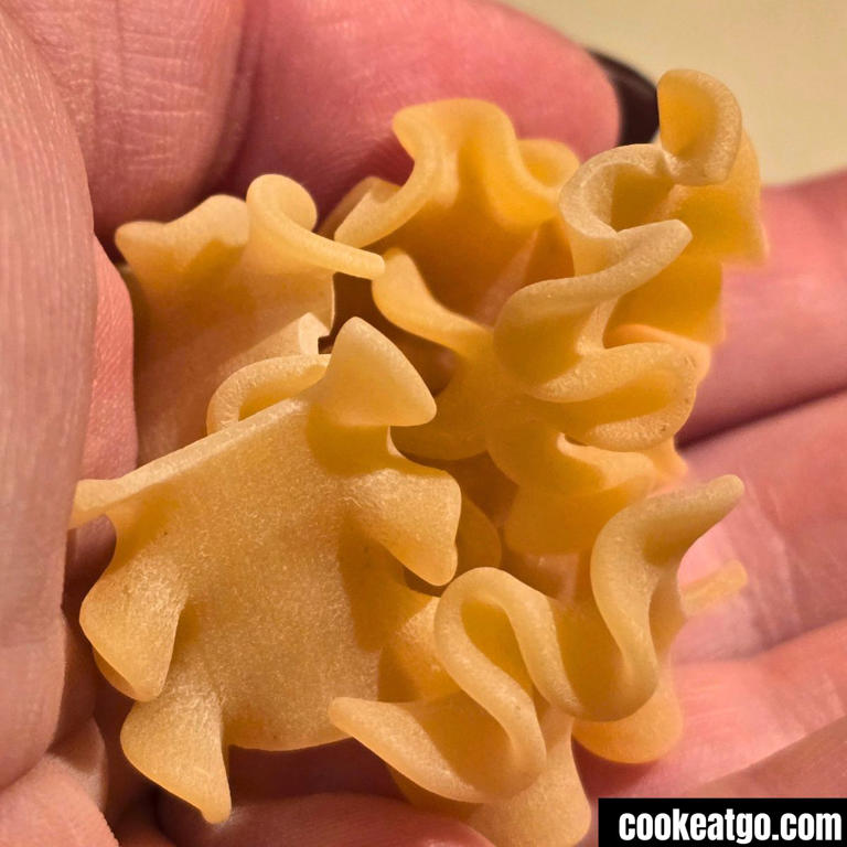 Easy Caprese Pasta Salad