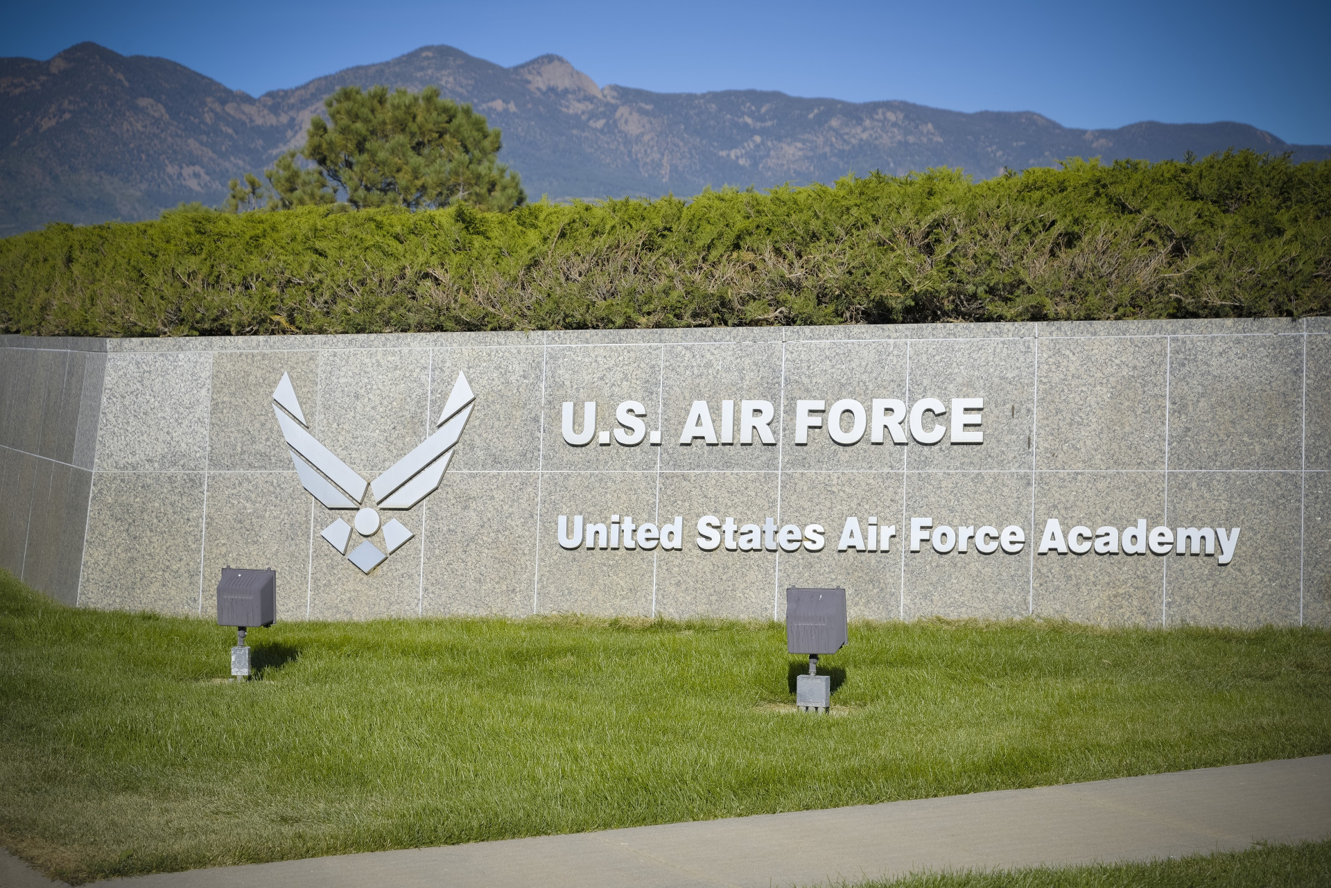 People who have married inanimate objects