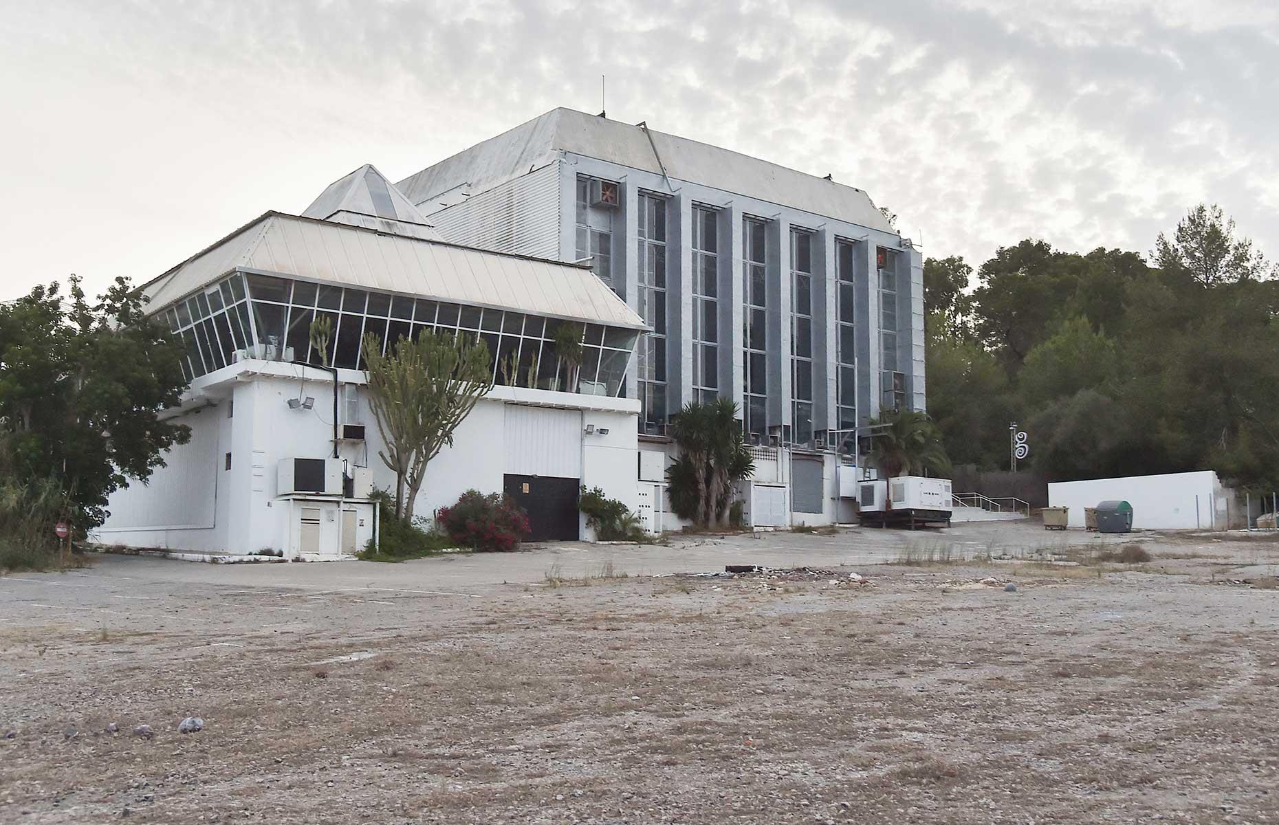 Eerie abandoned places around the world you can visit - if you dare