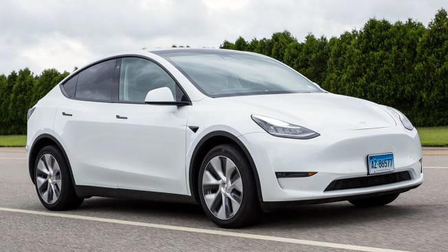 Federal Regulators Investigating Teslas Autopilot Recall Fix