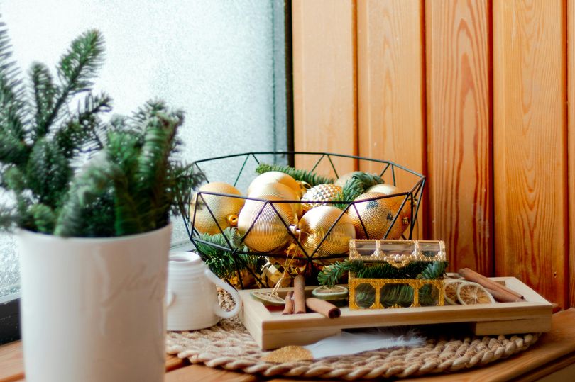 Glass expert says you should never put these eight things on windowsills