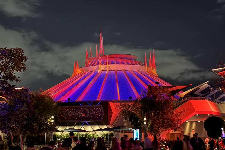 Ultimate 2026 Disneyland guide: Planning & touring tips