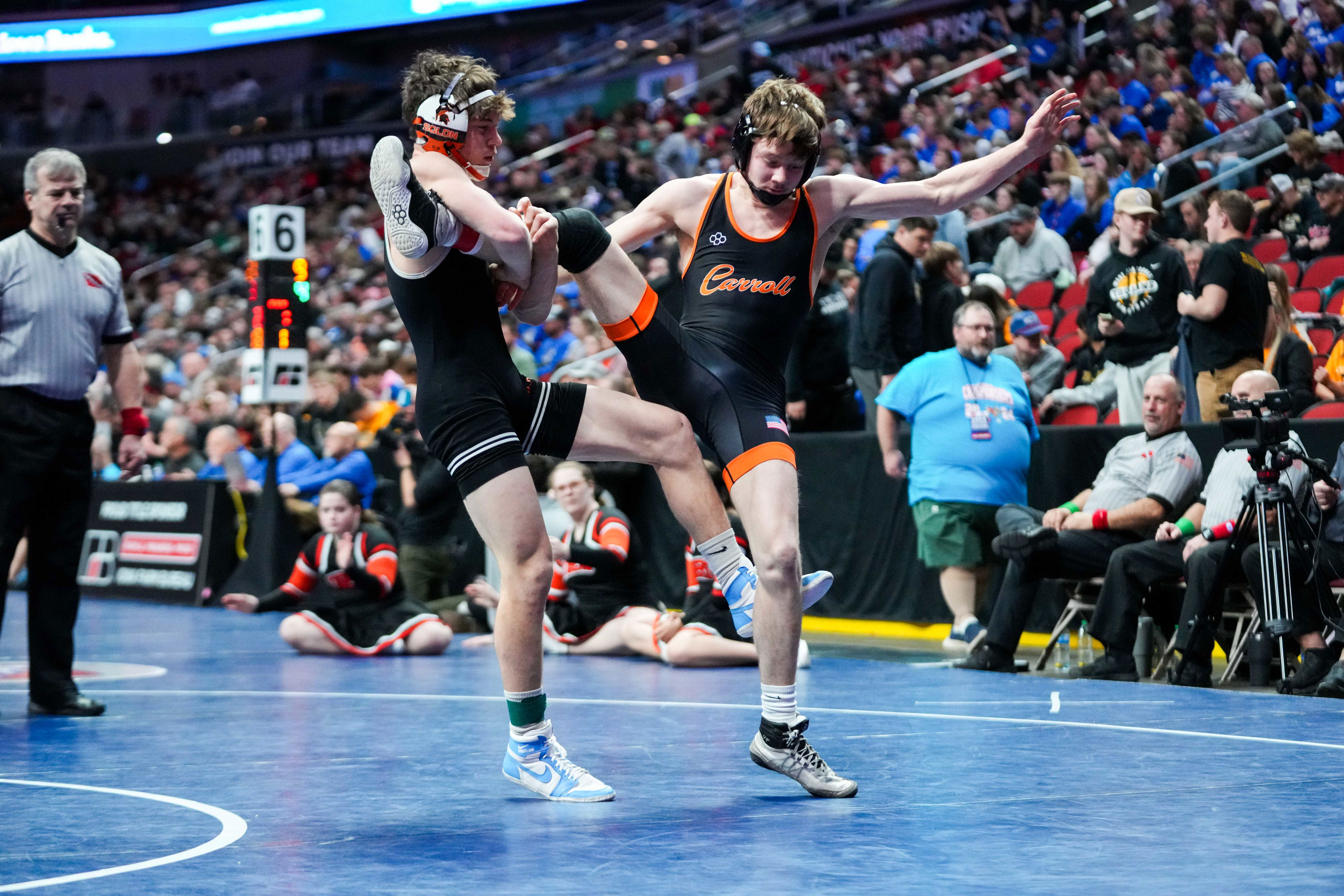 36 Iowa City-area wrestlers advance to Iowa high school state wrestling ...