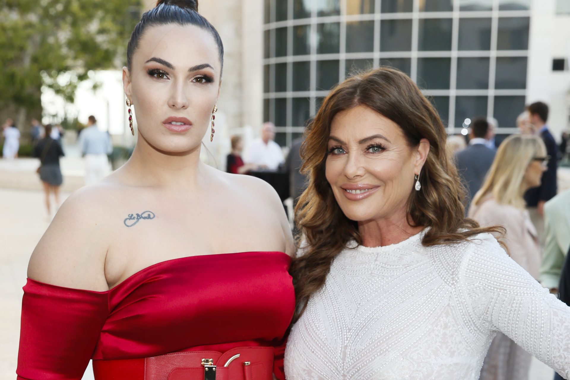 Vous souvenez-vous de Kelly LeBrock, "la fille en rouge" ? Voici à quoi ...