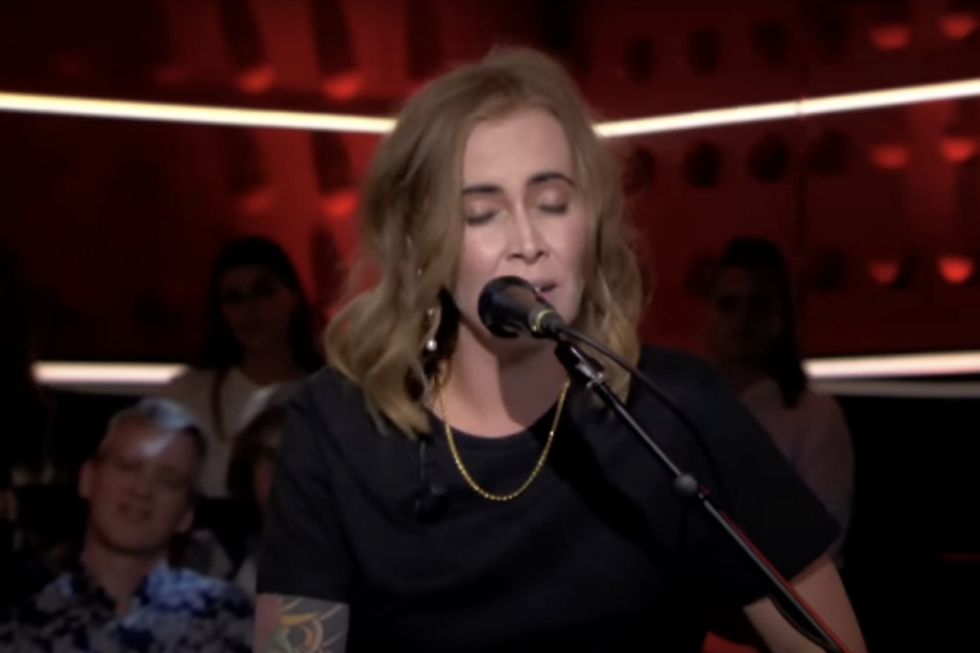 Anouk: een carrière van hoogtepunten en schandalen