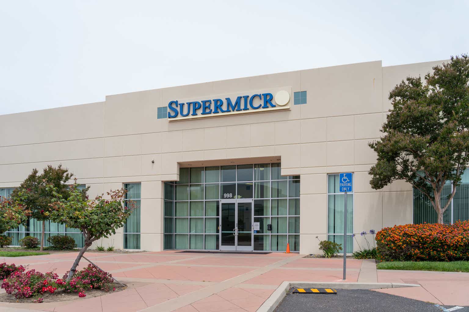 Supermicro sinks after revealing equity plan it needs to fund AI server ...