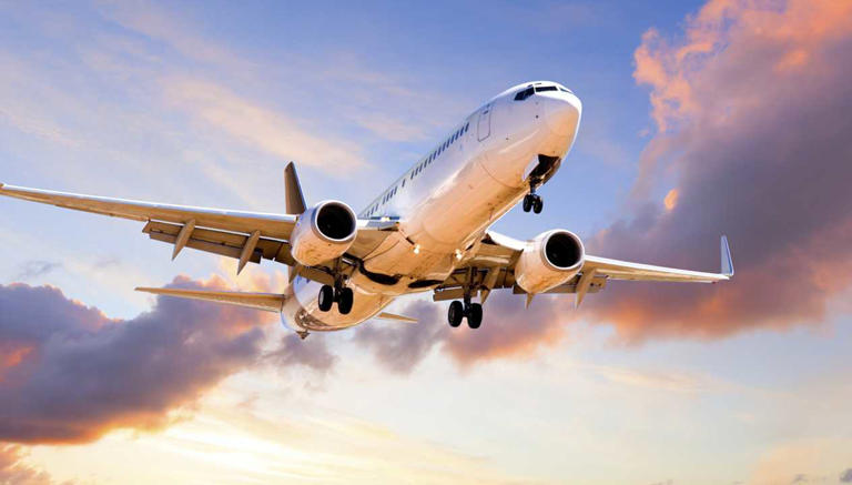 Winter storm: Check the latest flight delay, cancellation numbers