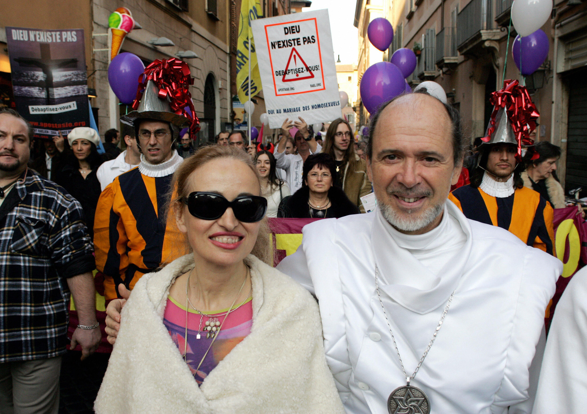 UFOs and human cloning: the story of Raëlism