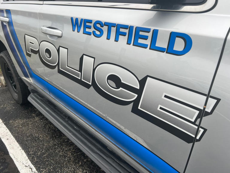 Driver strikes Westfield police car, flees scene after crash Driver strikes Westfield police car, flees scene after crash