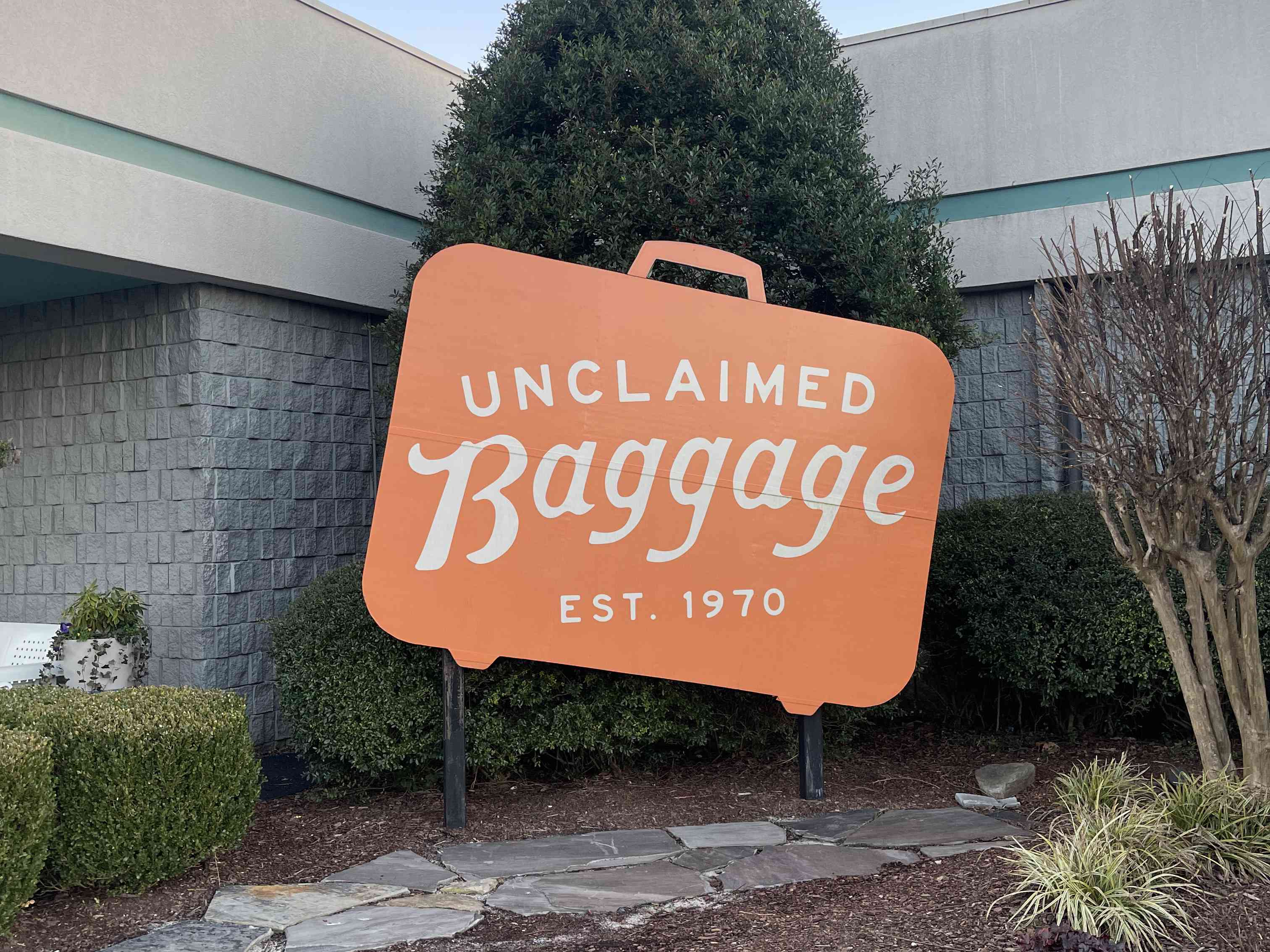 Here's Everything You Need To Know Before You Going To Unclaimed Baggage