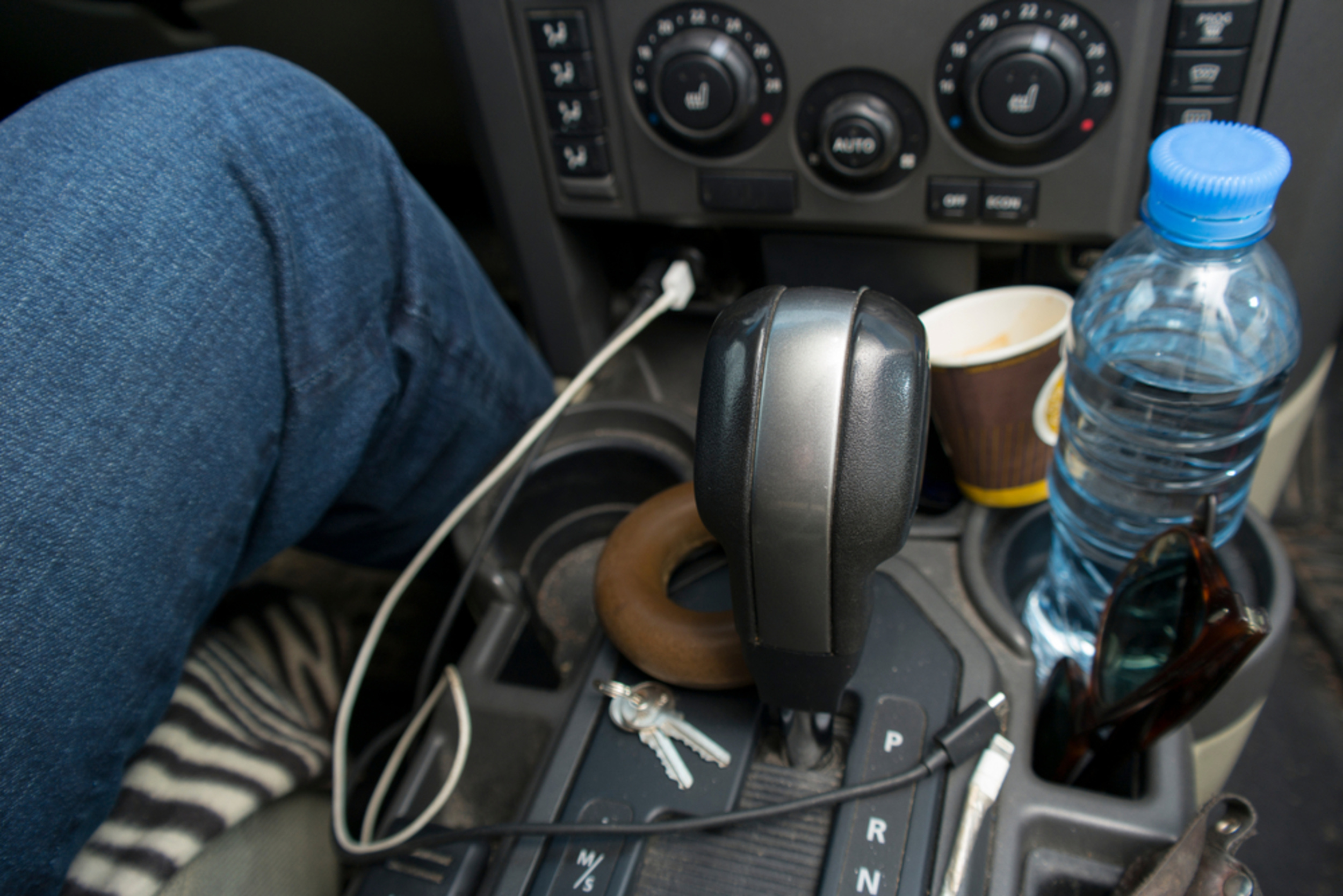 18 tips for keeping your car clean and organized