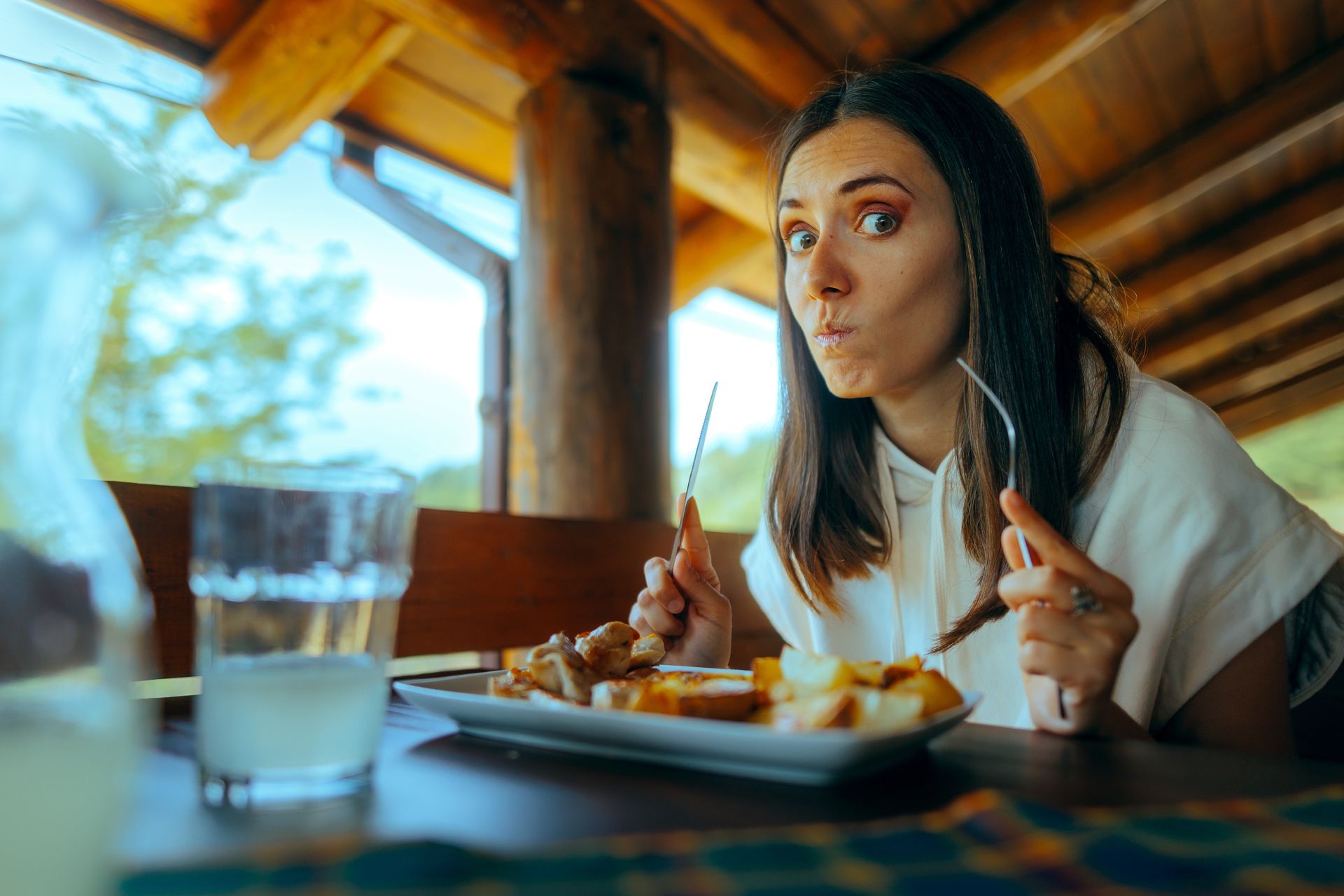 Tinder users targeted: The emotional scam of restaurants using dating ...