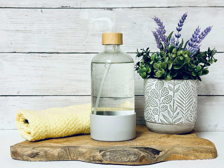 How to Make The Best Glass Cleaner