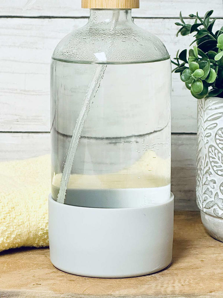 How to Make The Best Glass Cleaner