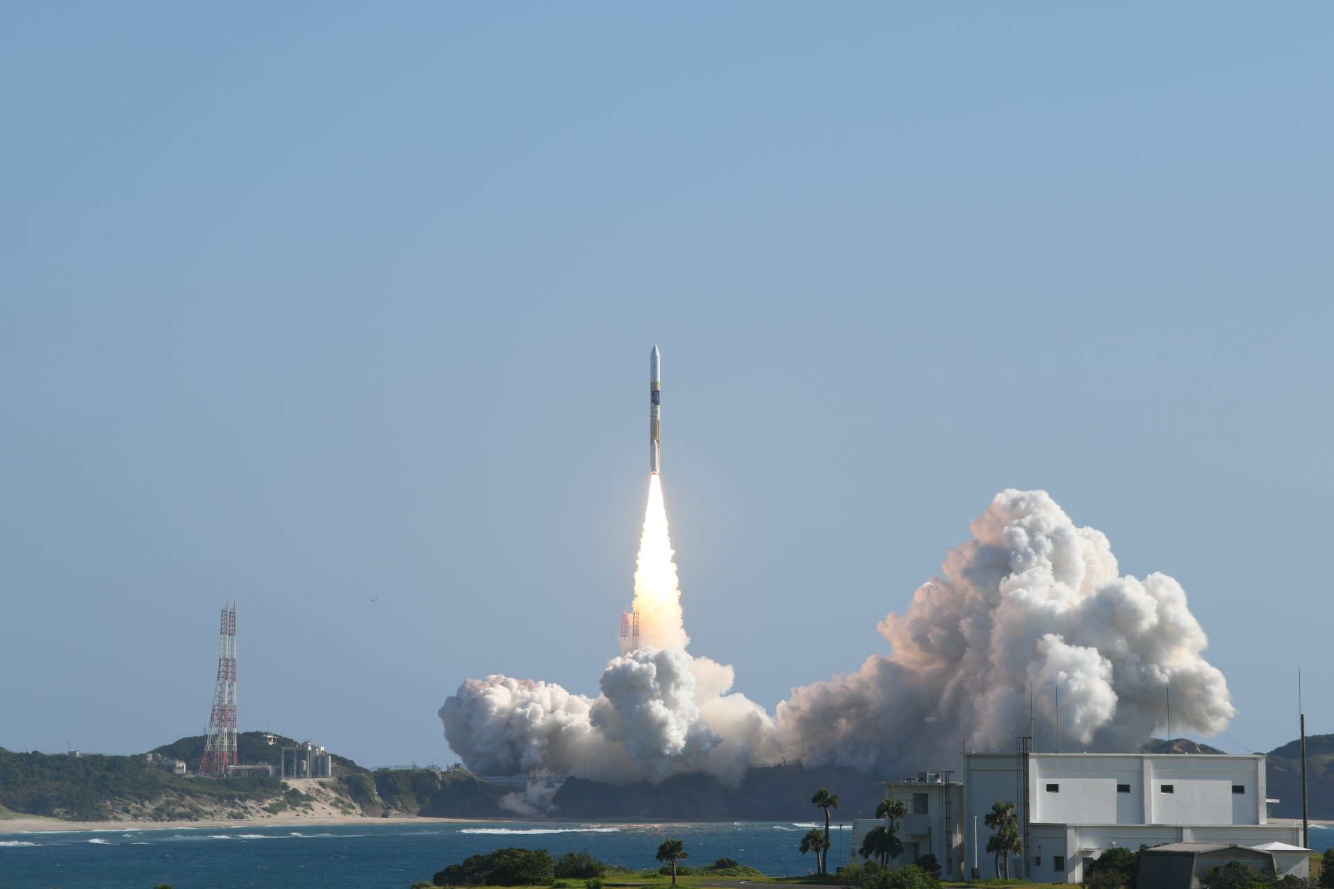 Meet Japan’s SLIM lander: a craft that could discover the origin of the ...