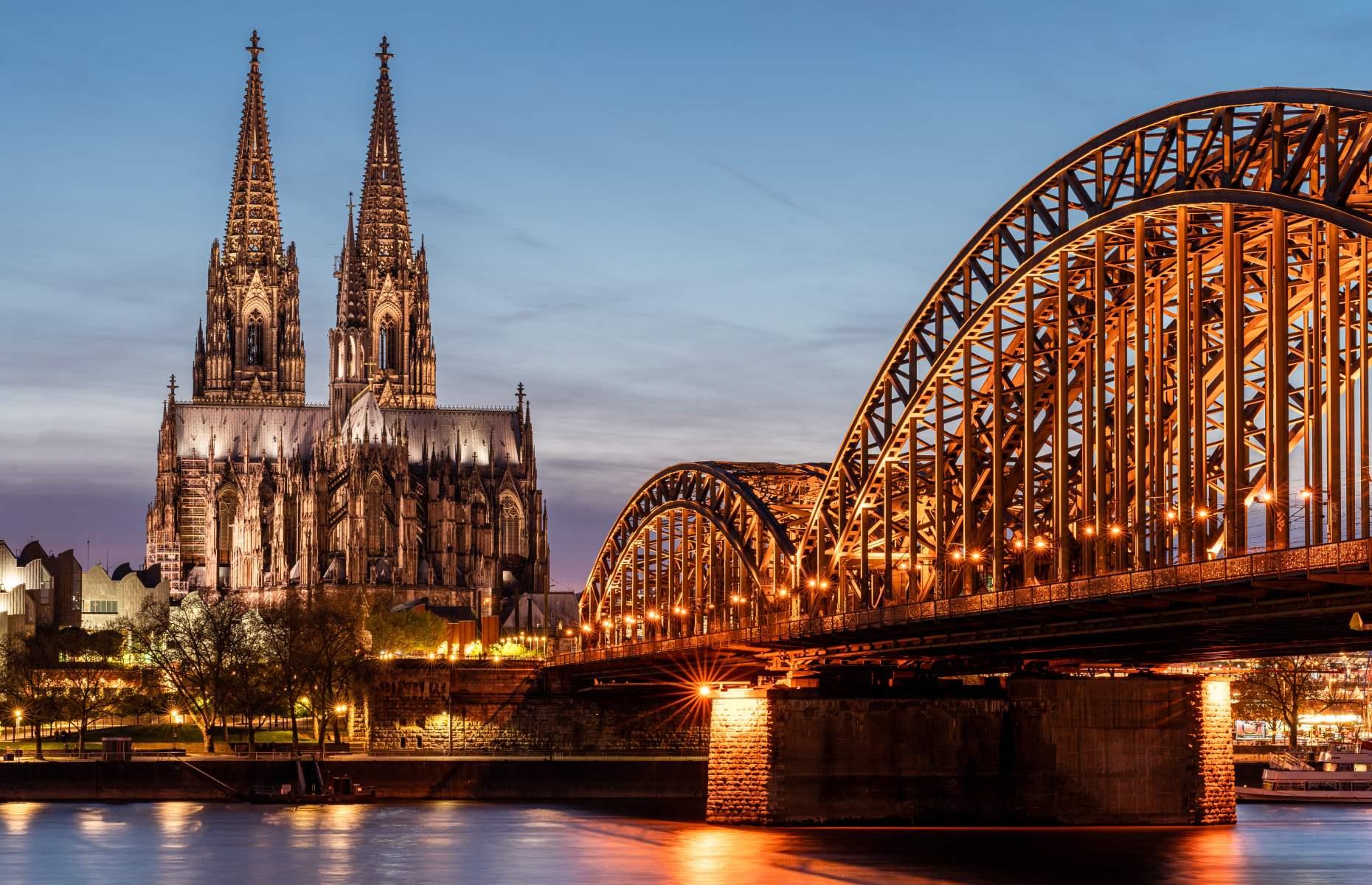 30 iconic landmarks that took longer to build than you think