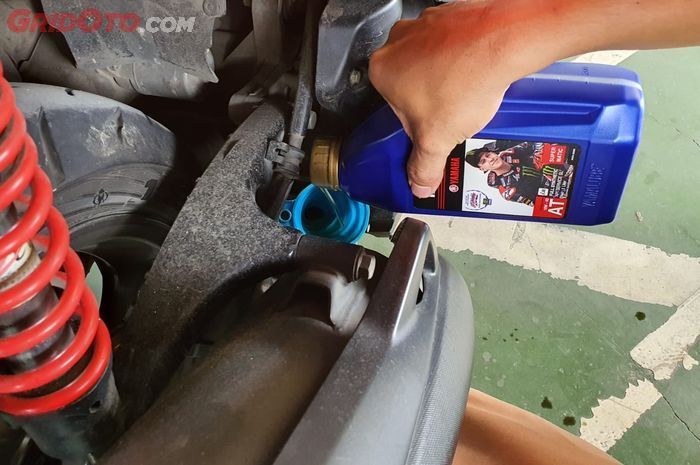 Wah, Ternyata Ini Dampak Serius Isi Oli Motor Yamaha NMAX 1 Liter