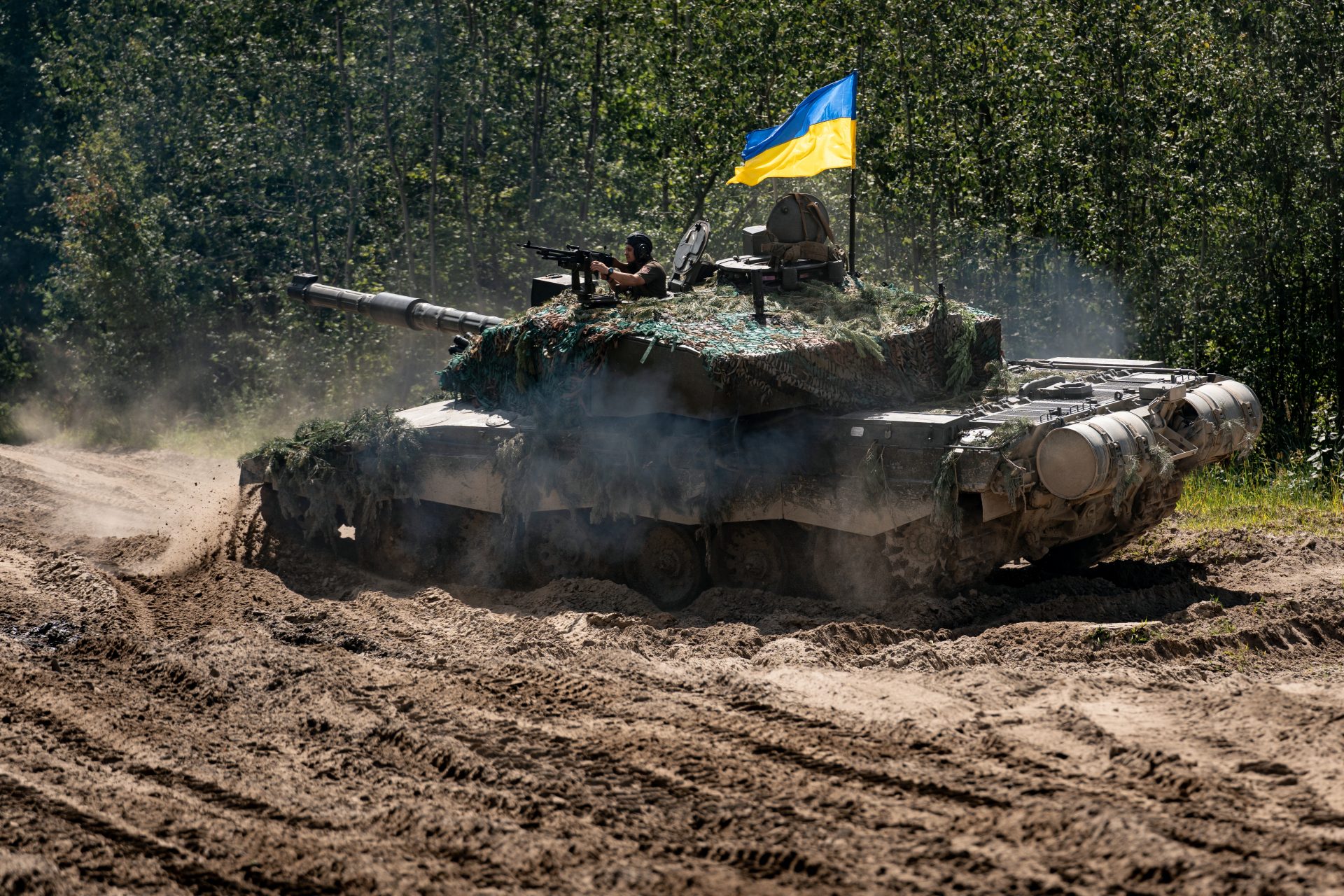 Ukrainian tank confronted Russian forces and a high-stakes showdown ...