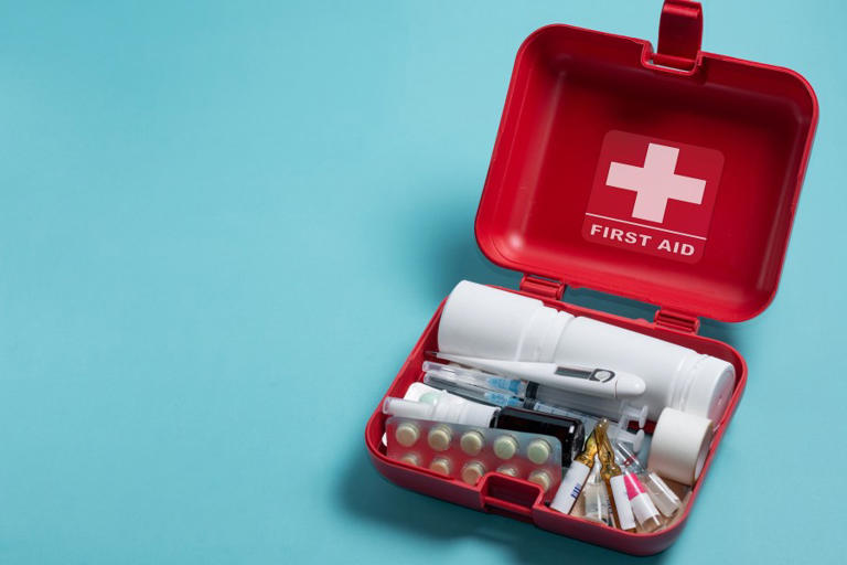 Mommy Minute: What to put in a family first aid kit