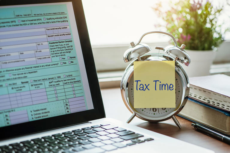 7 Reasons Why Filing Taxes Early Is a Win-Win Situation