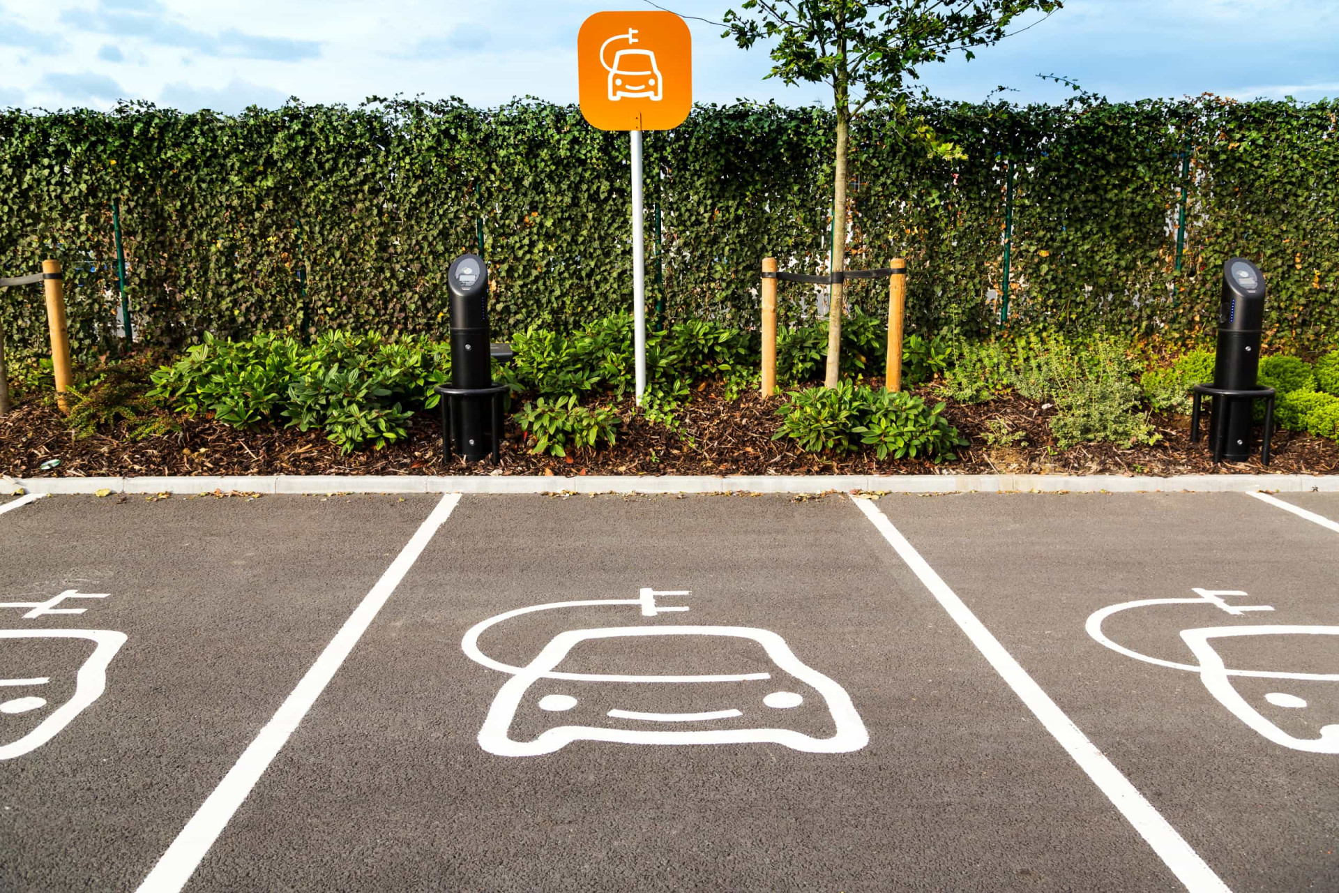 The pros and cons of buying an electric car