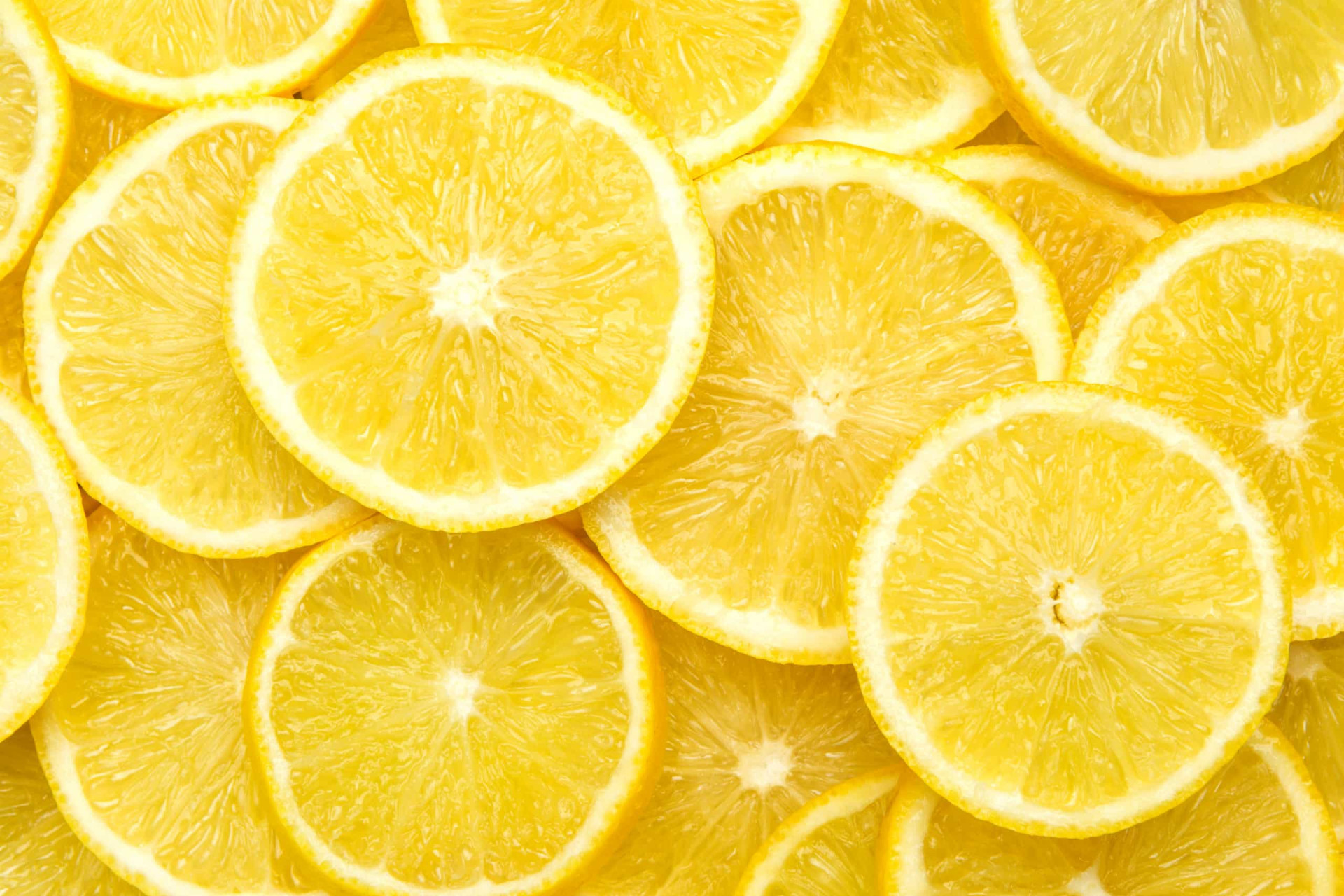 The healing and cleaning properties of lemon juice The healing and cleaning properties of lemon juice