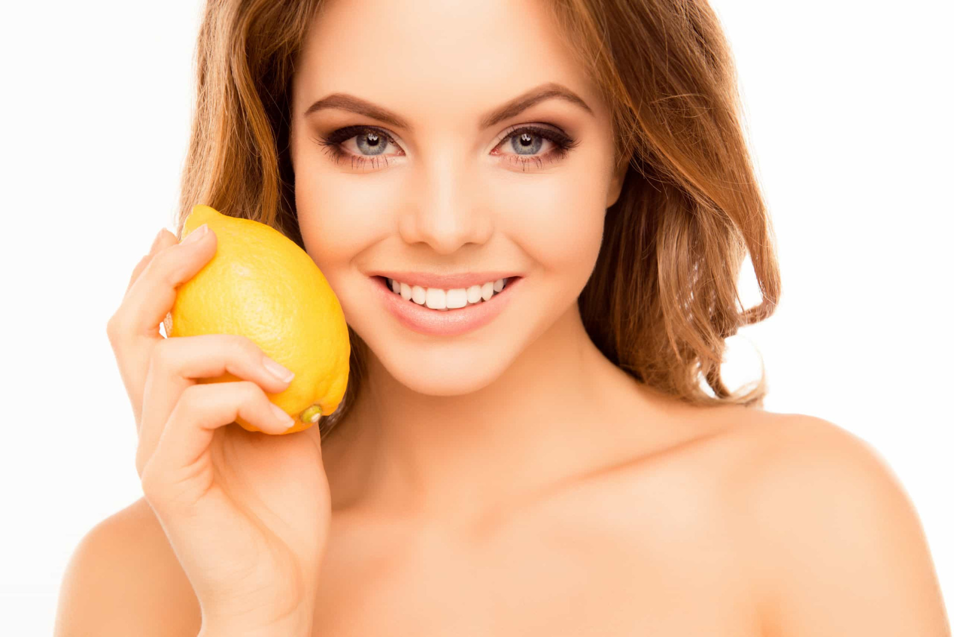 The healing and cleaning properties of lemon juice