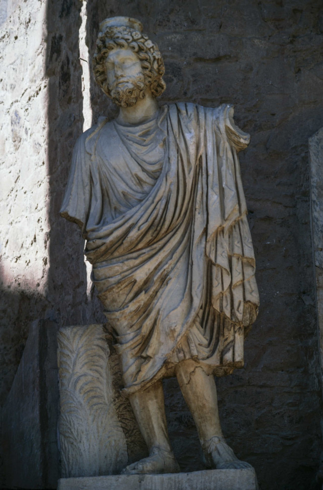 The differences between Greek and Roman mythology