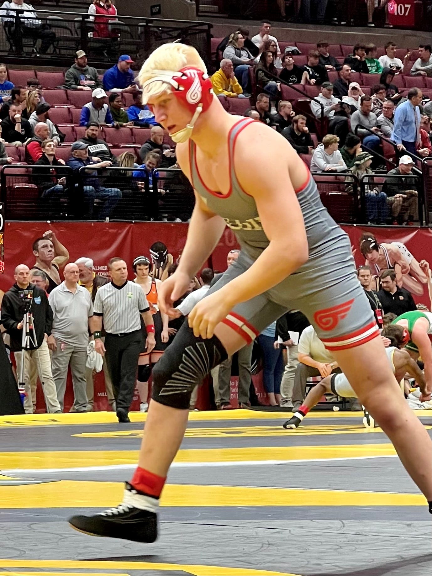 Boys Best of the Week: Elgin earns a Division III regional duals title ...