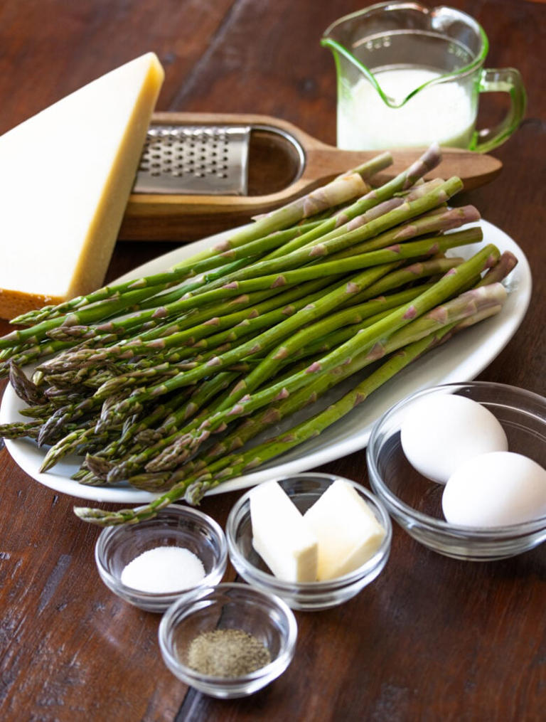 Roasted asparagus with parmesan cream sauce ~ The perfect side dish