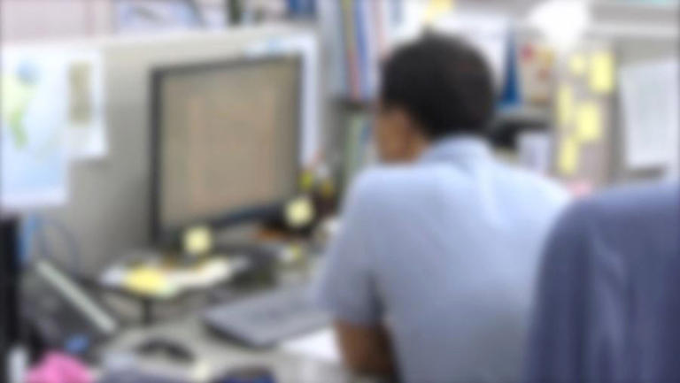 중소기업 다니는 40대, 대기업 30대보다 못 벌었다