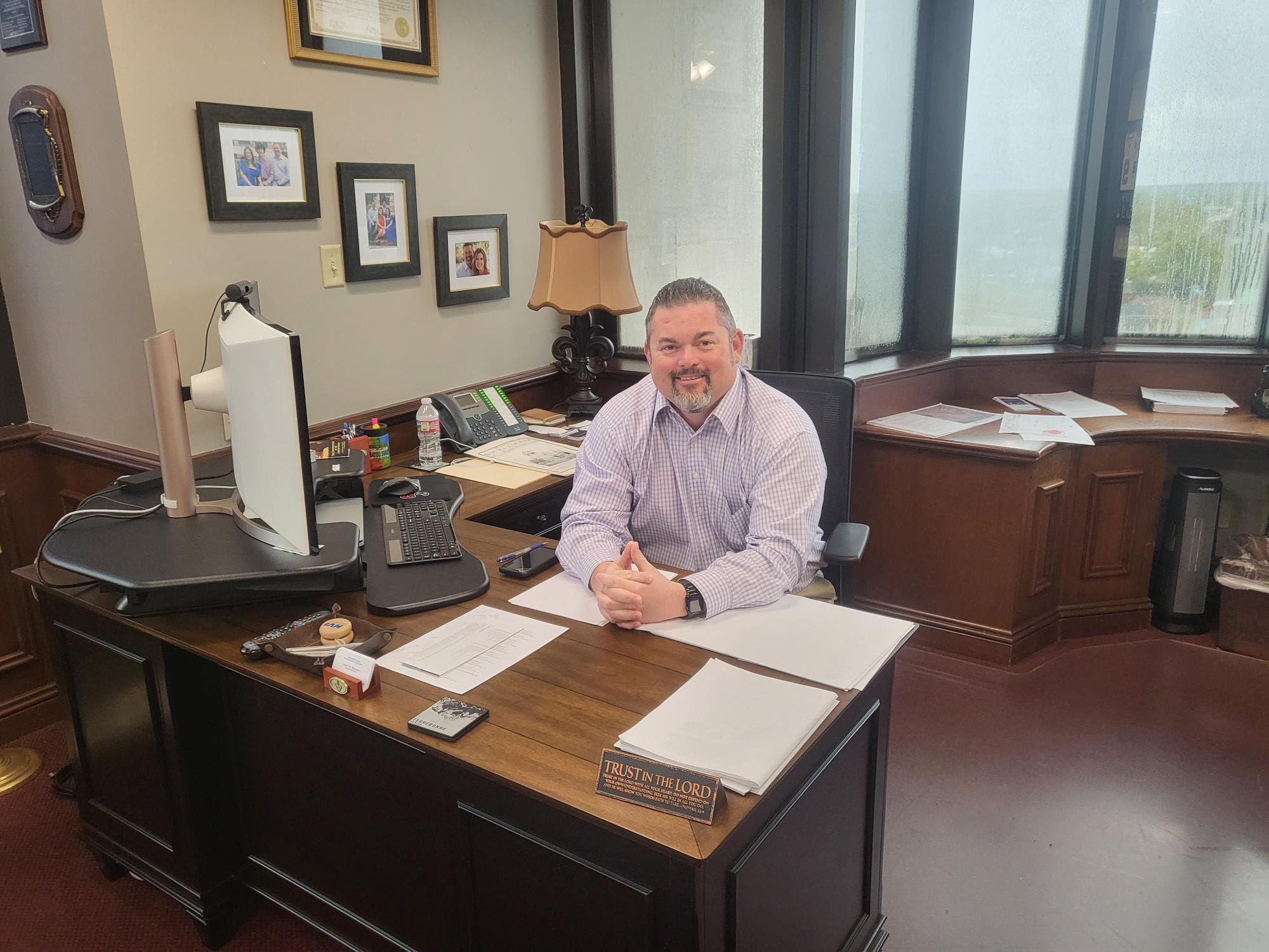 Terrebonne Parish President Jason Bergeron juggles Washington Mardi ...