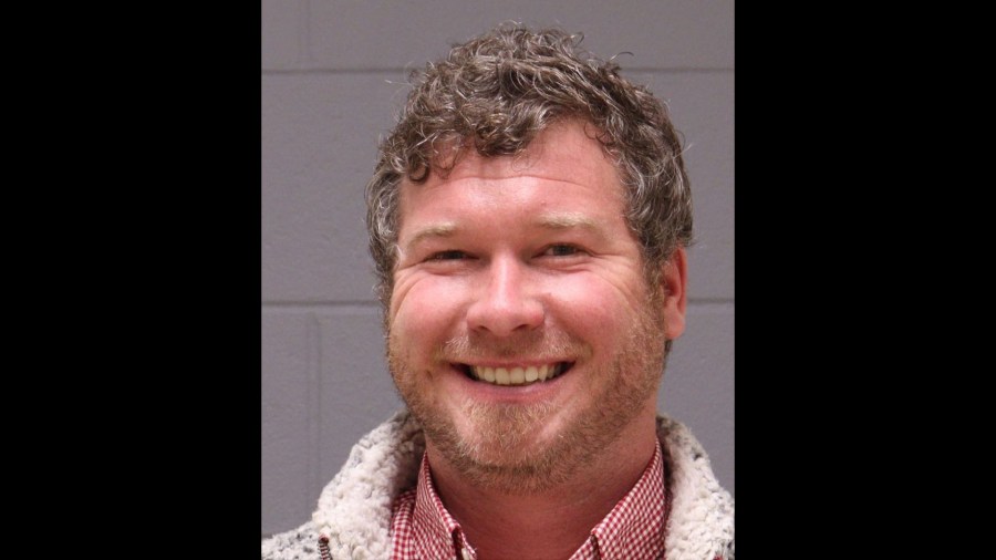 8 years in prison for Rockford-area contractor, investment scammer